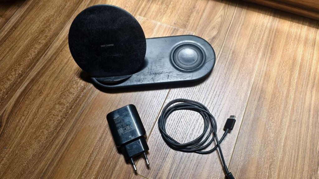 [Cần bán] - Dọn nhà sạc không dây, Android Box, Loa kéo, NAS, DEX, Tai ...